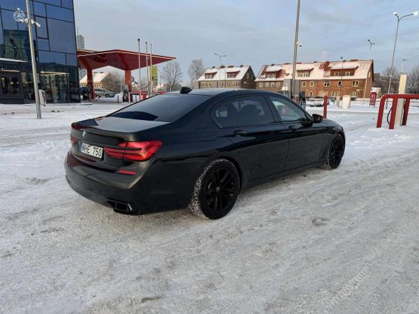 Melns BMW 750 2017 Klaipėda, ar dzinēja tilpumu 4.40 L un nobraukumu 168 tūkst. km par 22500 €, foto 10 vietnē AUTOMOTO.COM.LV