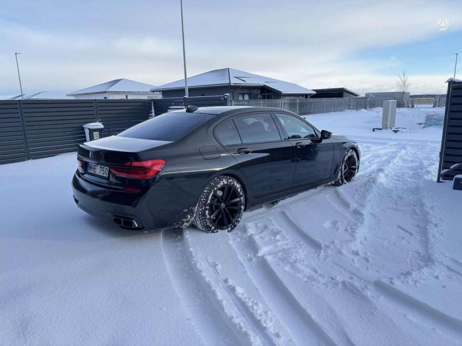 Melns BMW 750 2017 Klaipėda, ar dzinēja tilpumu 4.40 L un nobraukumu 168 tūkst. km par 22500 €, foto 23 vietnē AUTOMOTO.COM.LV