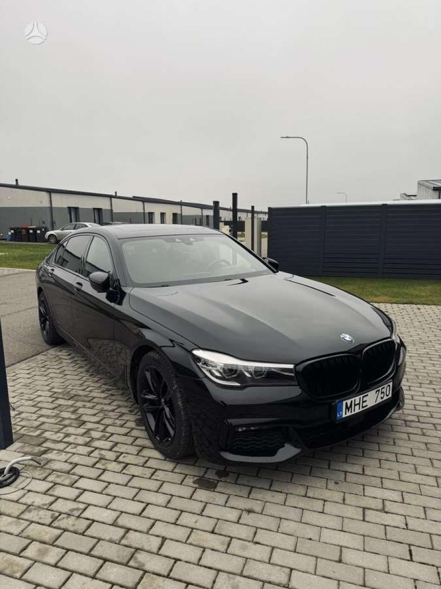 Melns BMW 750 2017 Klaipėda, ar dzinēja tilpumu 4.40 L un nobraukumu 168 tūkst. km par 22500 €, foto 24 vietnē AUTOMOTO.COM.LV