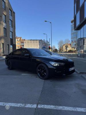 Melns BMW 750 2017 Klaipėda, ar dzinēja tilpumu 4.40 L un nobraukumu 168 tūkst. km par 22500 €, foto 27 vietnē AUTOMOTO.COM.LV