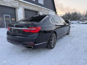 Melns BMW 750 2017 Kauņa, ar dzinēja tilpumu 4.40 L un nobraukumu 227 tūkst. km par 14200 €, foto 3 vietnē AUTOMOTO.COM.LV