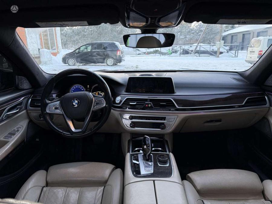 Melns BMW 750 2017 Kauņa, ar dzinēja tilpumu 4.40 L un nobraukumu 227 tūkst. km par 14200 €, foto 11 vietnē AUTOMOTO.COM.LV