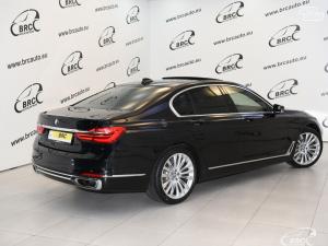 Black BMW 750 2017 in Avizieniai, with an engine capacity of 4.40 L and mileage of 113 thousand km for 24900 €, photo 2 on AUTOMOTO.COM.LV