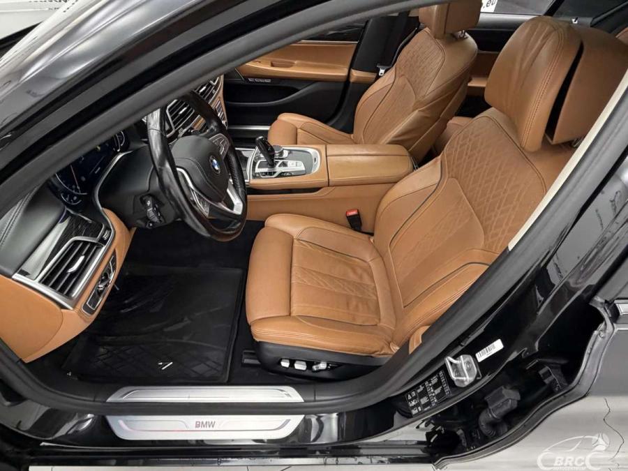 Melns BMW 750 2017 Viļņa, ar dzinēja tilpumu 2.99 L un nobraukumu 289 tūkst. km par 20500 €, foto 22 vietnē AUTOMOTO.COM.LV