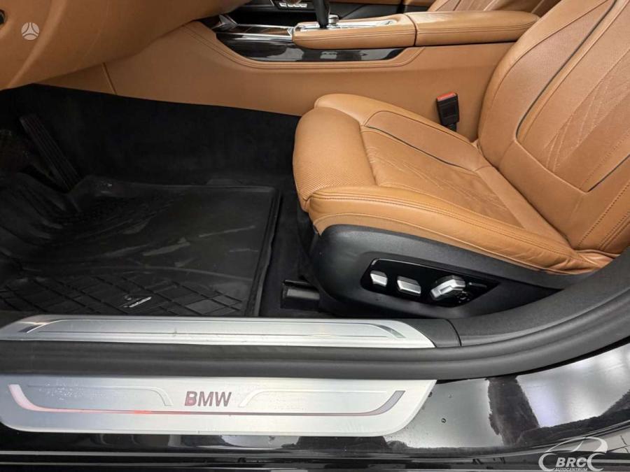 Melns BMW 750 2017 Viļņa, ar dzinēja tilpumu 2.99 L un nobraukumu 289 tūkst. km par 20500 €, foto 23 vietnē AUTOMOTO.COM.LV