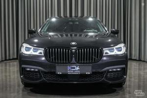 Melns BMW 750 2017 Marijampole, ar dzinēja tilpumu 3.00 L un nobraukumu 221 tūkst. km par 28450 €, foto 3 vietnē AUTOMOTO.COM.LV
