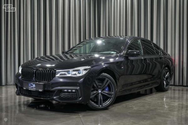 Black BMW 750 2017 in Marijampole, with an engine capacity of 3.00 L and mileage of 221 thousand km for 28450 €, photo 5 on AUTOMOTO.COM.LV