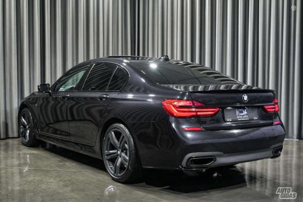 Black BMW 750 2017 in Marijampole, with an engine capacity of 3.00 L and mileage of 221 thousand km for 28450 €, photo 9 on AUTOMOTO.COM.LV