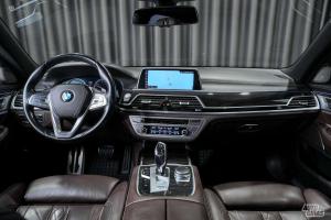 Melns BMW 750 2017 Marijampole, ar dzinēja tilpumu 3.00 L un nobraukumu 221 tūkst. km par 28450 €, foto 16 vietnē AUTOMOTO.COM.LV