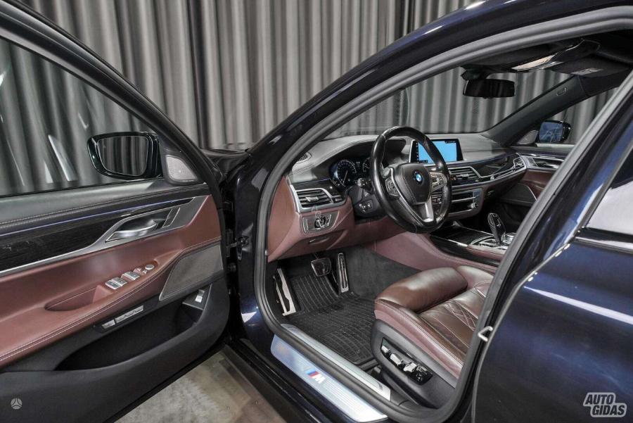 Melns BMW 750 2017 Marijampole, ar dzinēja tilpumu 3.00 L un nobraukumu 221 tūkst. km par 28450 €, foto 22 vietnē AUTOMOTO.COM.LV