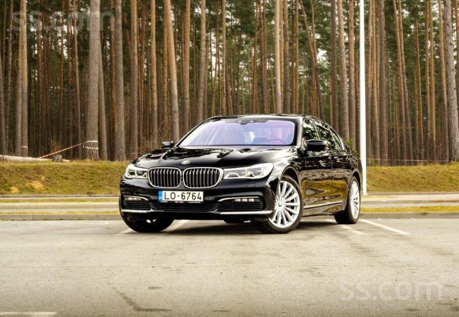 Black BMW 750 2017 in Riga, with an engine capacity of 4.40 L and mileage of 127 thousand km for 28590 €, photo 1 on AUTOMOTO.COM.LV