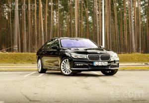 Black BMW 750 2017 in Riga, with an engine capacity of 4.40 L and mileage of 127 thousand km for 28590 €, photo 3 on AUTOMOTO.COM.LV