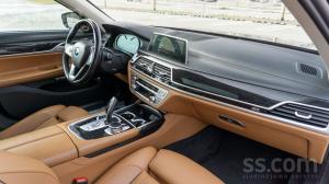 Black BMW 750 2017 in Riga, with an engine capacity of 4.40 L and mileage of 127 thousand km for 28590 €, photo 11 on AUTOMOTO.COM.LV