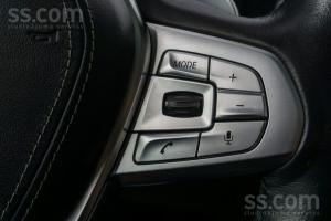 Black BMW 750 2017 in Riga, with an engine capacity of 4.40 L and mileage of 127 thousand km for 28590 €, photo 20 on AUTOMOTO.COM.LV