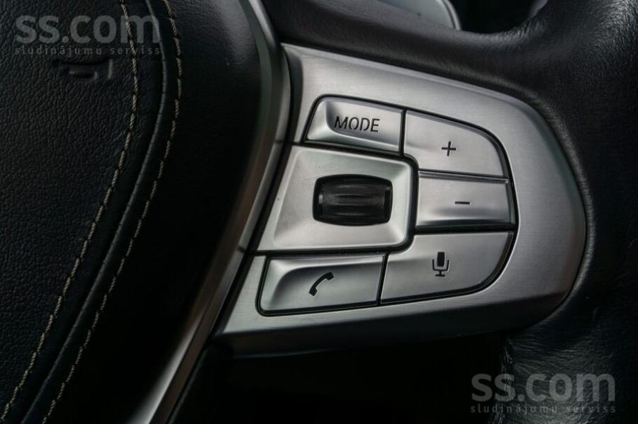 Black BMW 750 2017 in Riga, with an engine capacity of 4.40 L and mileage of 127 thousand km for 28590 €, photo 20 on AUTOMOTO.COM.LV