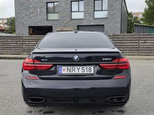 Black BMW 750 2017 in Silute, with an engine capacity of 4.40 L and mileage of 190 thousand km for 20000 €, photo 13 on AUTOMOTO.COM.LV