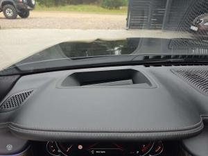 Black BMW 750 2017 in Silute, with an engine capacity of 4.40 L and mileage of 190 thousand km for 20000 €, photo 21 on AUTOMOTO.COM.LV