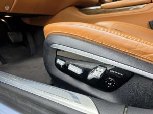 Black BMW 750 2017 in Silute, with an engine capacity of 4.40 L and mileage of 190 thousand km for 20000 €, photo 26 on AUTOMOTO.COM.LV