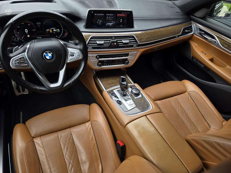 Black BMW 750 2017 in Silute, with an engine capacity of 4.40 L and mileage of 190 thousand km for 20000 €, photo 34 on AUTOMOTO.COM.LV