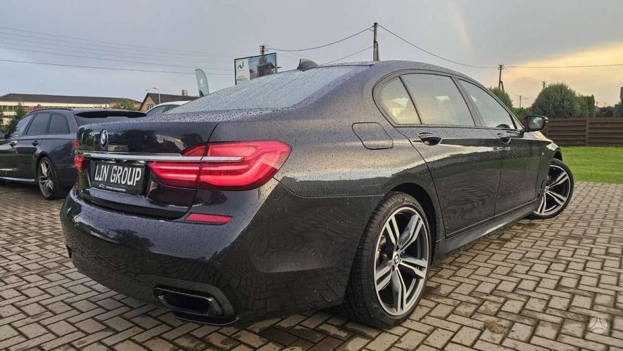Melns BMW 750 2018 Prienai, ar dzinēja tilpumu 4.40 L un nobraukumu 185 tūkst. km par 22999 €, foto 8 vietnē AUTOMOTO.COM.LV