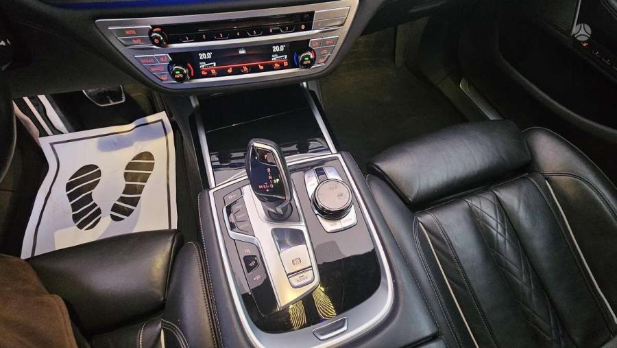 Melns BMW 750 2018 Prienai, ar dzinēja tilpumu 4.40 L un nobraukumu 185 tūkst. km par 22999 €, foto 16 vietnē AUTOMOTO.COM.LV