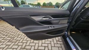 Melns BMW 750 2018 Prienai, ar dzinēja tilpumu 4.40 L un nobraukumu 185 tūkst. km par 22999 €, foto 30 vietnē AUTOMOTO.COM.LV