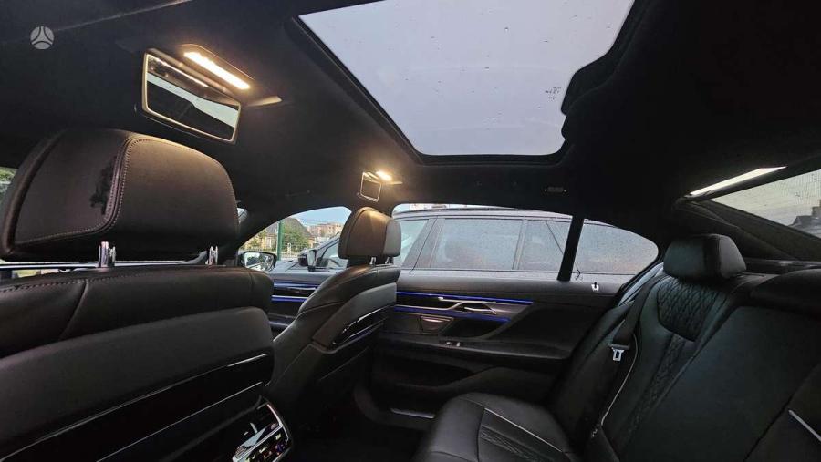 Melns BMW 750 2018 Prienai, ar dzinēja tilpumu 4.40 L un nobraukumu 185 tūkst. km par 22999 €, foto 31 vietnē AUTOMOTO.COM.LV