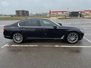 Black BMW 750 2019 in Kaunas, with an engine capacity of 4.40 L and mileage of 76 thousand km for 28500 €, photo 4 on AUTOMOTO.COM.LV