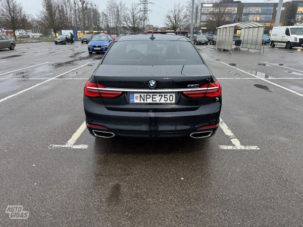 Black BMW 750 2019 in Kaunas, with an engine capacity of 4.40 L and mileage of 76 thousand km for 28500 €, photo 5 on AUTOMOTO.COM.LV