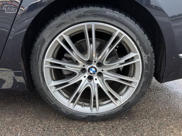 Black BMW 750 2019 in Kaunas, with an engine capacity of 4.40 L and mileage of 76 thousand km for 28500 €, photo 9 on AUTOMOTO.COM.LV