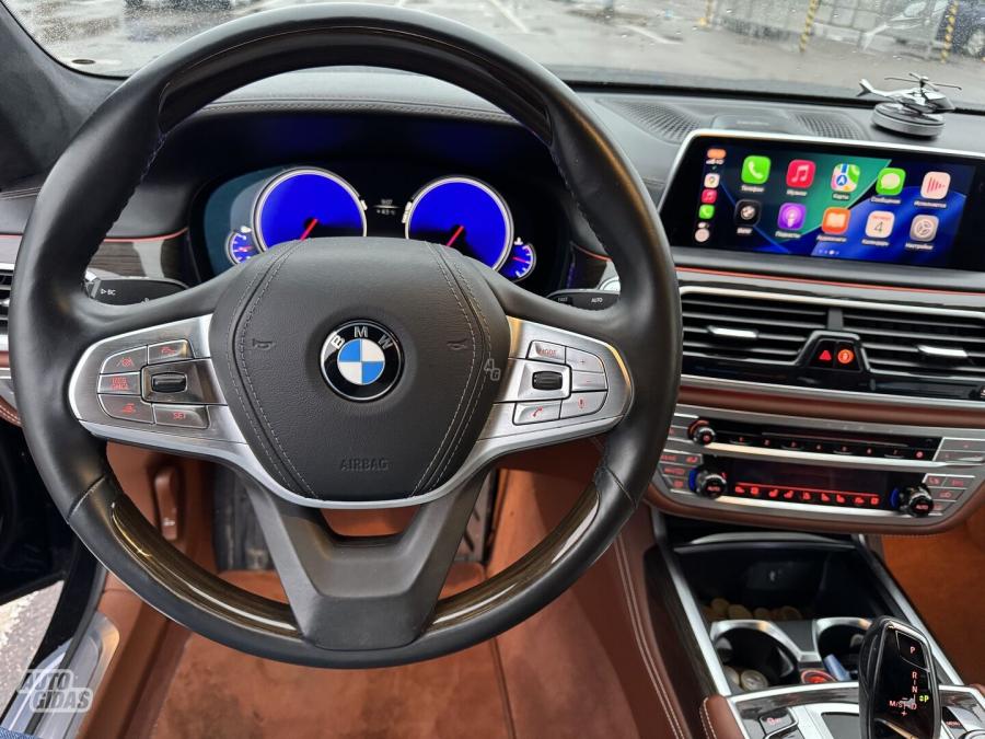 Black BMW 750 2019 in Kaunas, with an engine capacity of 4.40 L and mileage of 76 thousand km for 28500 €, photo 30 on AUTOMOTO.COM.LV