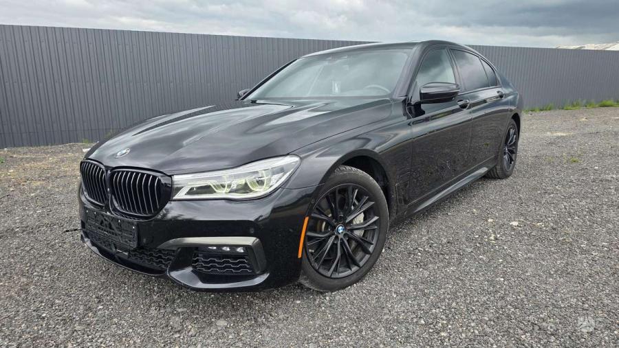 Melns BMW 750 2019 Raseiniai, ar dzinēja tilpumu 4.40 L un nobraukumu 122 tūkst. km par 19999 €, foto 1 vietnē AUTOMOTO.COM.LV