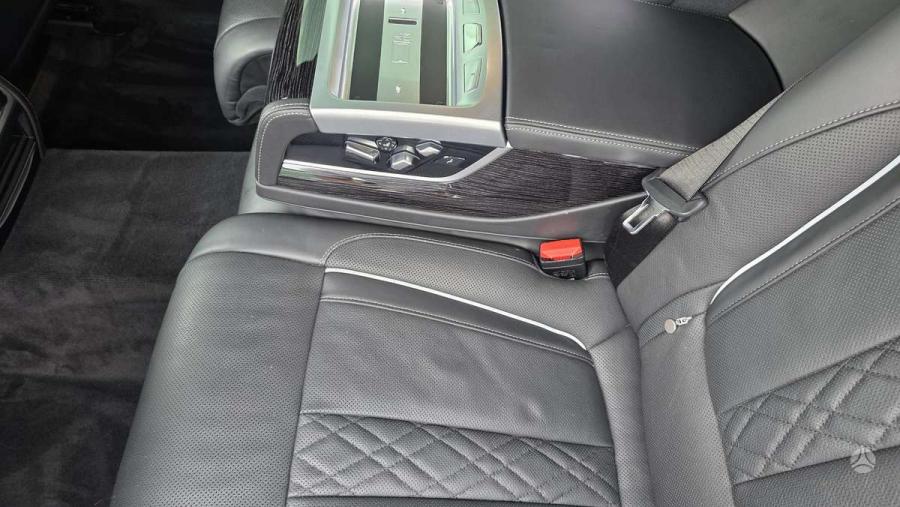 Melns BMW 750 2019 Raseiniai, ar dzinēja tilpumu 4.40 L un nobraukumu 122 tūkst. km par 19999 €, foto 10 vietnē AUTOMOTO.COM.LV