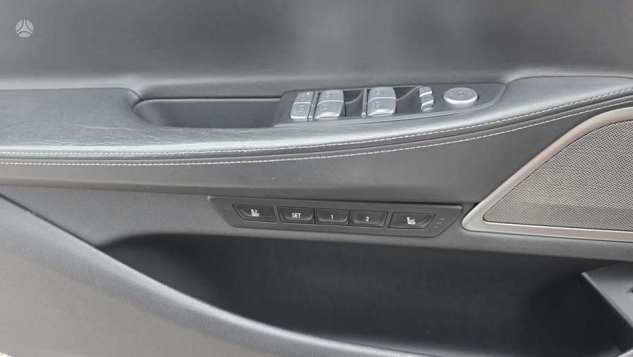 Melns BMW 750 2019 Raseiniai, ar dzinēja tilpumu 4.40 L un nobraukumu 122 tūkst. km par 19999 €, foto 13 vietnē AUTOMOTO.COM.LV