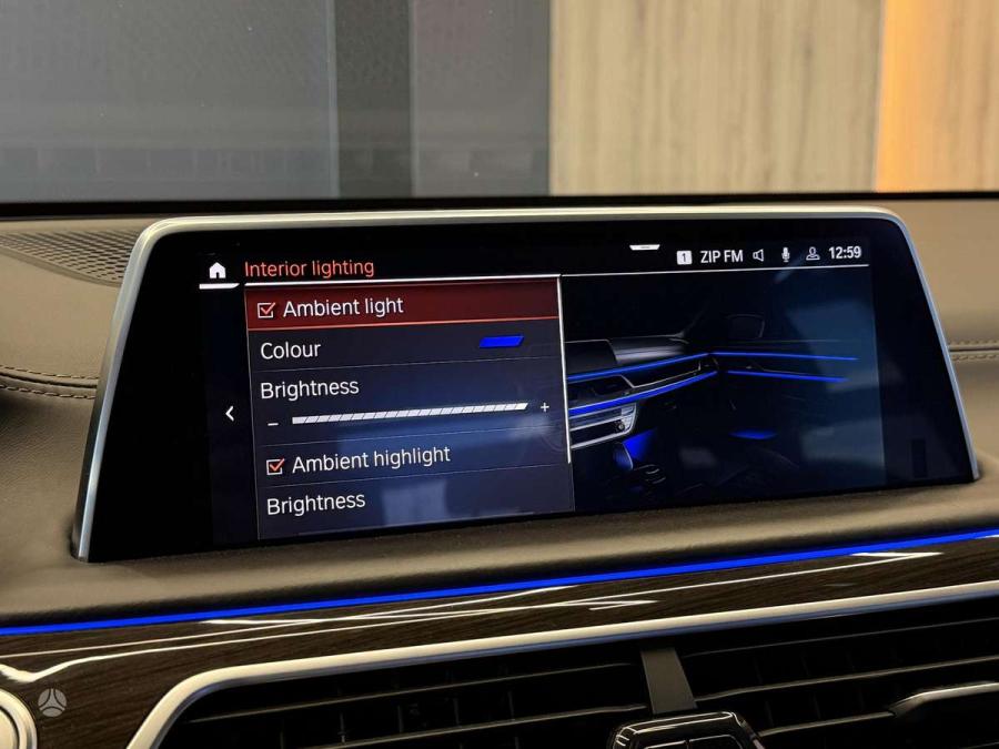 Black BMW 750 2019 in Kaunas, with an engine capacity of 2.99 L and mileage of 125 thousand km for 34990 €, photo 37 on AUTOMOTO.COM.LV
