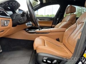 Melns BMW 750 2020 Rīga, ar dzinēja tilpumu 4.40 L un nobraukumu 70 tūkst. km par 47000 €, foto 11 vietnē AUTOMOTO.COM.LV