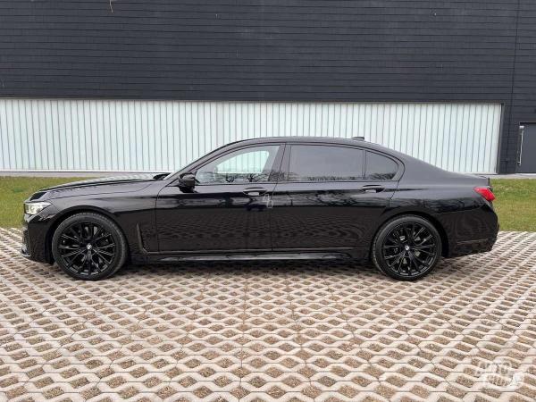BMW 750 2020 Viļņa vietnē Melns BMW 750 2020 Viļņa, ar dzinēja tilpumu 4.40 L un nobraukumu 71 tūkst. km par 50500 €, foto 3 vietnē AUTOMOTO.COM.LV