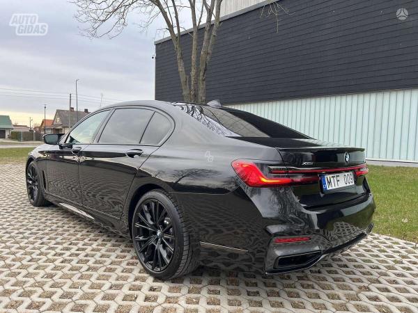 BMW 750 2020 Viļņa vietnē Melns BMW 750 2020 Viļņa, ar dzinēja tilpumu 4.40 L un nobraukumu 71 tūkst. km par 50500 €, foto 4 vietnē AUTOMOTO.COM.LV
