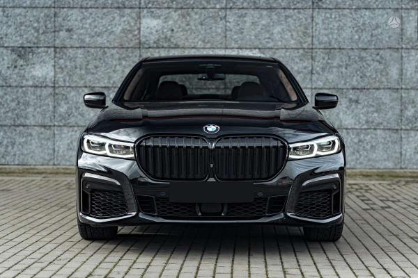 Black BMW 750 2020 in Klaipeda, with an engine capacity of 4.40 L and mileage of 59 thousand km for 39850 €, photo 3 on AUTOMOTO.COM.LV