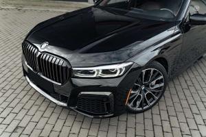 Black BMW 750 2020 in Klaipeda, with an engine capacity of 4.40 L and mileage of 59 thousand km for 39850 €, photo 8 on AUTOMOTO.COM.LV