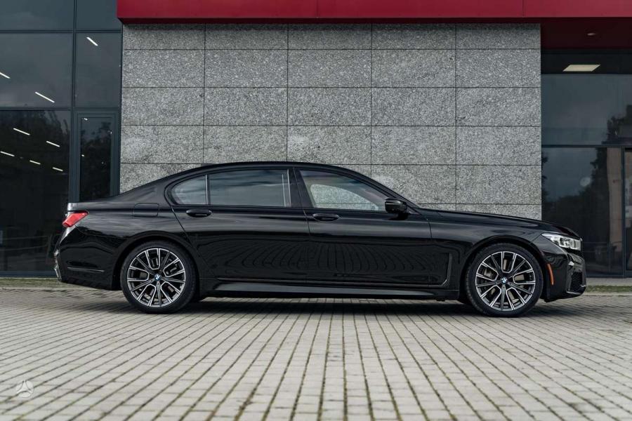 Black BMW 750 2020 in Klaipeda, with an engine capacity of 4.40 L and mileage of 59 thousand km for 39850 €, photo 12 on AUTOMOTO.COM.LV
