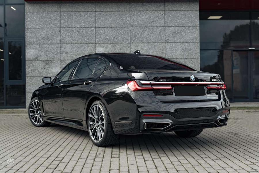 Black BMW 750 2020 in Klaipeda, with an engine capacity of 4.40 L and mileage of 59 thousand km for 39850 €, photo 18 on AUTOMOTO.COM.LV