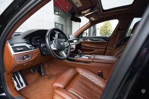 Black BMW 750 2020 in Klaipeda, with an engine capacity of 4.40 L and mileage of 59 thousand km for 39850 €, photo 22 on AUTOMOTO.COM.LV