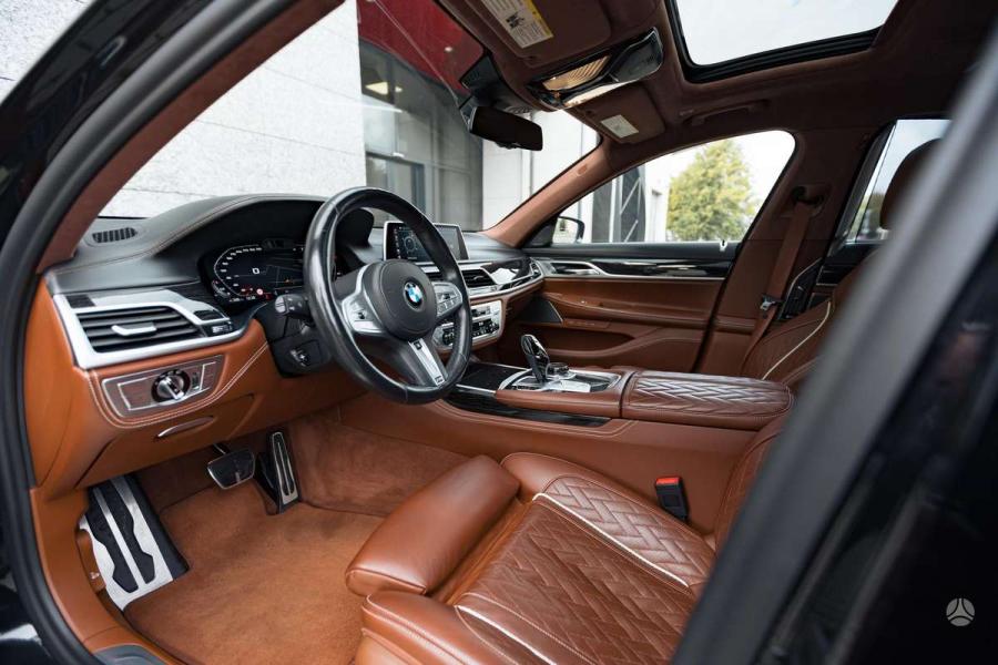 Black BMW 750 2020 in Klaipeda, with an engine capacity of 4.40 L and mileage of 59 thousand km for 39850 €, photo 22 on AUTOMOTO.COM.LV