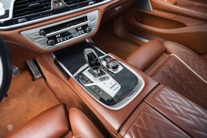 Black BMW 750 2020 in Klaipeda, with an engine capacity of 4.40 L and mileage of 59 thousand km for 39850 €, photo 28 on AUTOMOTO.COM.LV