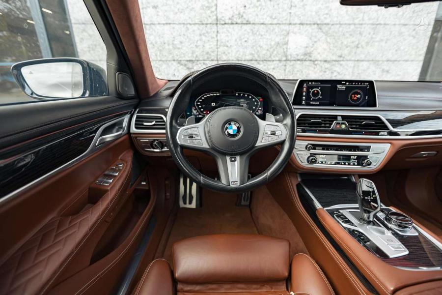 Black BMW 750 2020 in Klaipeda, with an engine capacity of 4.40 L and mileage of 59 thousand km for 39850 €, photo 35 on AUTOMOTO.COM.LV