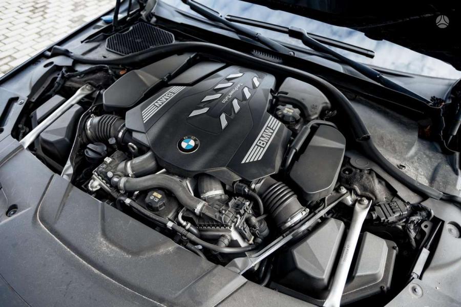 Black BMW 750 2020 in Klaipeda, with an engine capacity of 4.40 L and mileage of 59 thousand km for 39850 €, photo 38 on AUTOMOTO.COM.LV