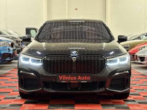 Melns BMW 750 2022 Viļņa, ar dzinēja tilpumu 4.40 L un nobraukumu 70 tūkst. km par 52990 €, foto 2 vietnē AUTOMOTO.COM.LV