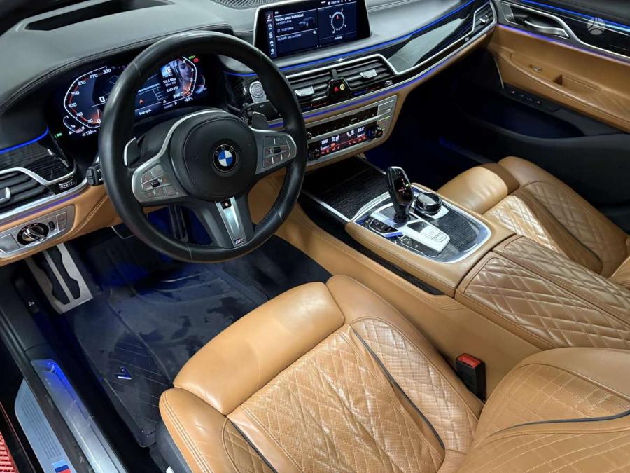 Melns BMW 750 2022 Viļņa, ar dzinēja tilpumu 4.40 L un nobraukumu 70 tūkst. km par 52990 €, foto 11 vietnē AUTOMOTO.COM.LV