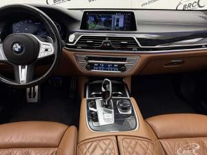 Black BMW 750 2022 in Vilnius, with an engine capacity of 4.40 L and mileage of 76 thousand km for 43900 €, photo 24 on AUTOMOTO.COM.LV